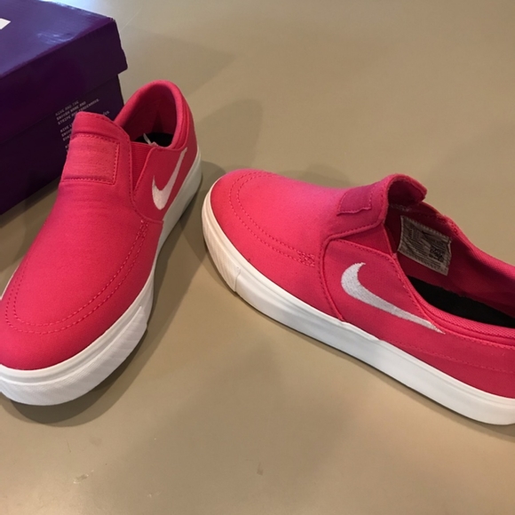 Nike | Shoes | Nike Pink Shoes Girls 5y | Poshmark